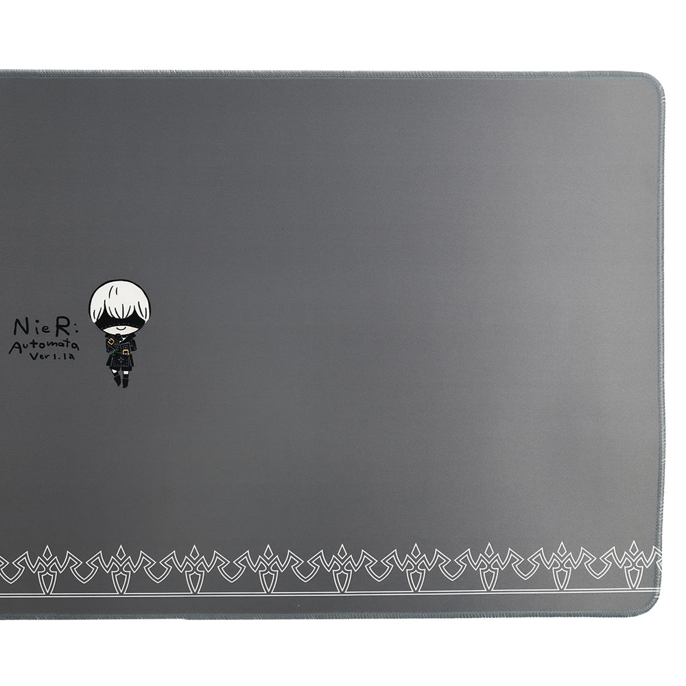 ふもコレ × ニーアオートマタ マウスパッド B 黒｜ふもコレ(Fumo Collection)