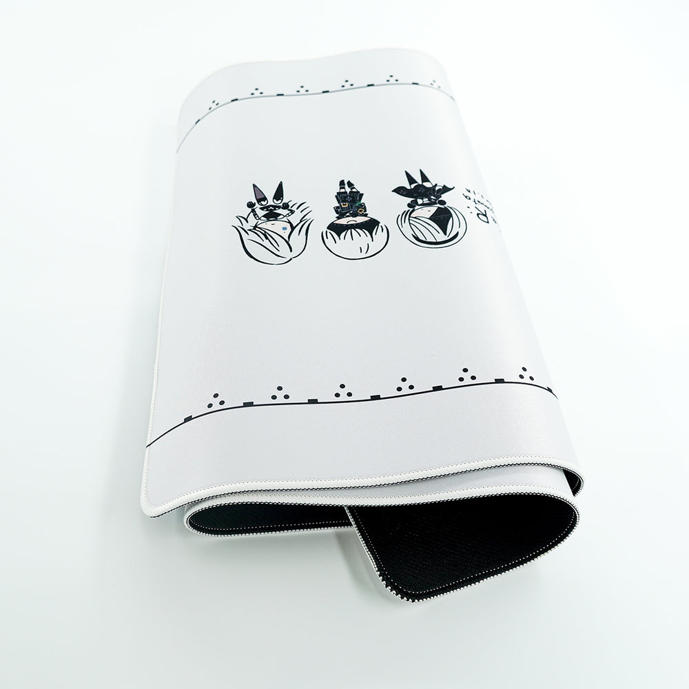 ふもコレ × ニーアオートマタ マウスパッド A 白｜ふもコレ(Fumo Collection)